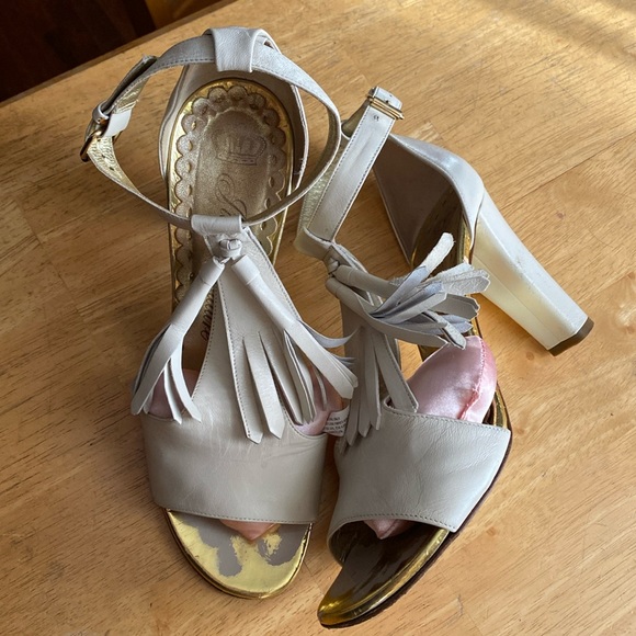 Juicy Couture | Shoes | Juicy Couture Cream Color Block Heel Sandals 8m ...